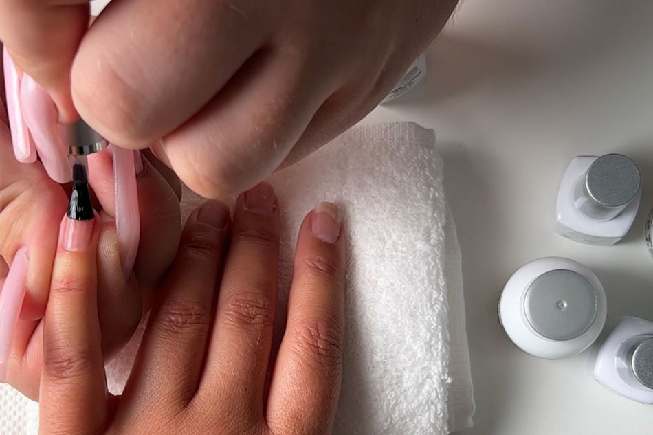 Steg för steg: Så gör du gellack hemma – KICKS