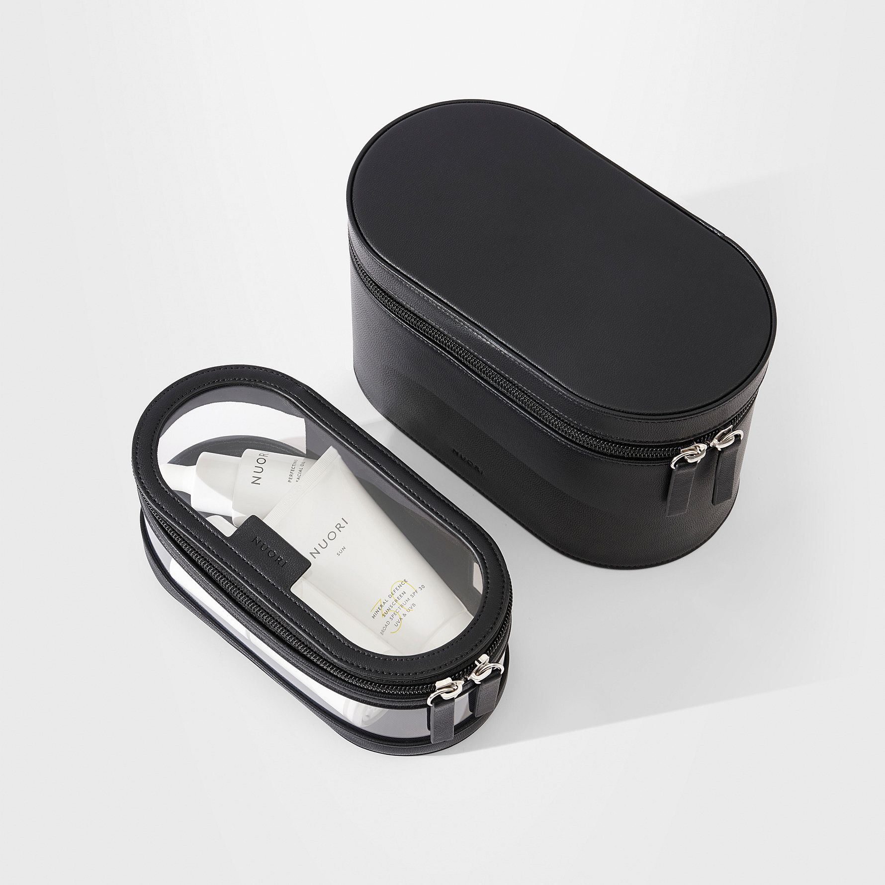 Køb Getaway Travel Case Set Black fra NUORI - Matas