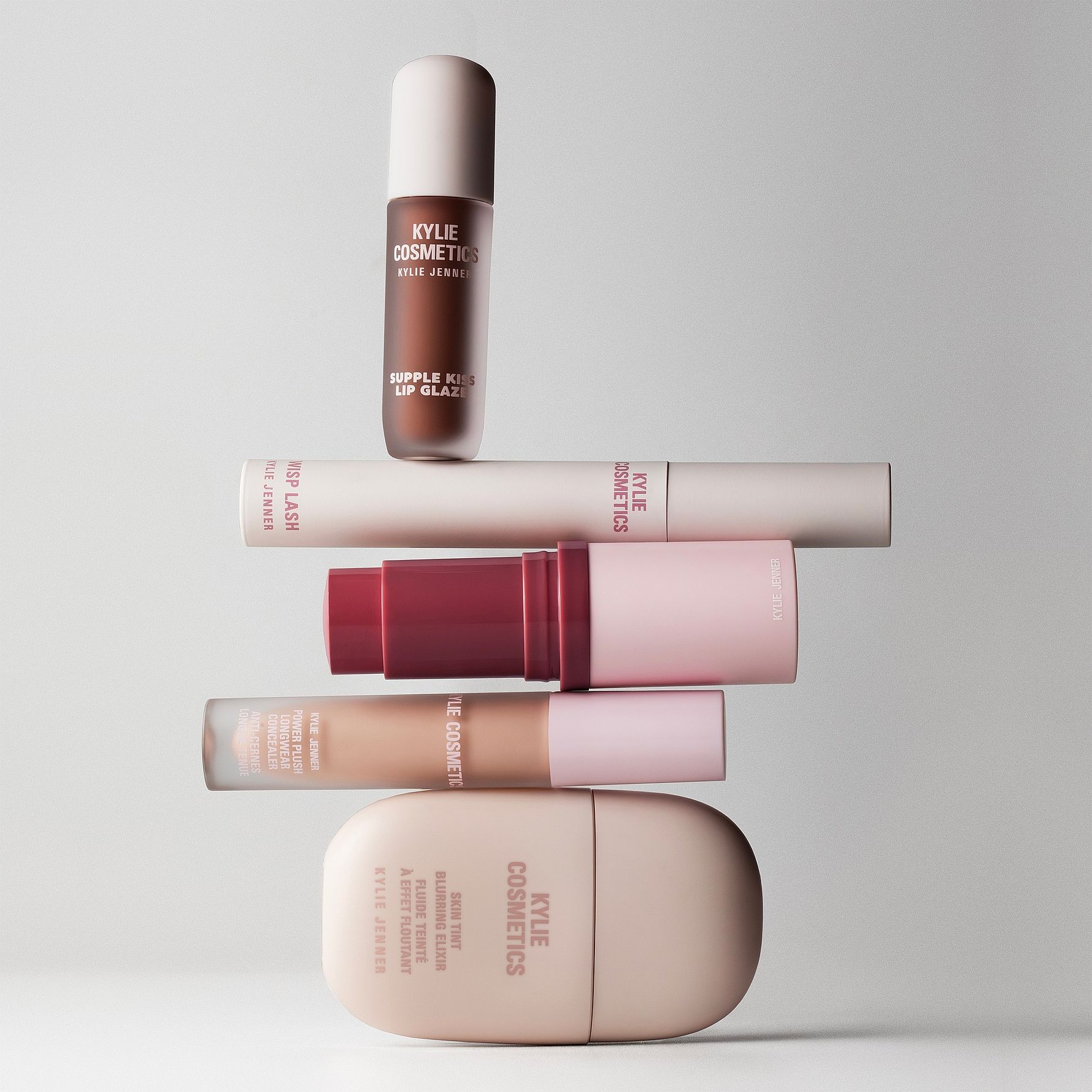 Køb Skin Tint Blurring Elixir 8WN fra Kylie Cosmetics - Matas