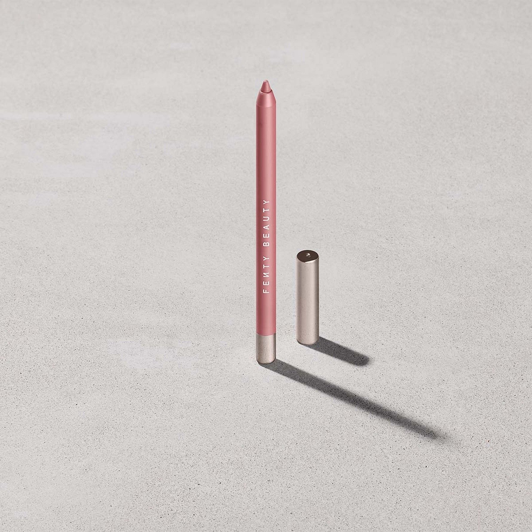 Køb Trace'D Out Pencil Lip Liner Bubble-Tini fra Fenty Beauty - Matas