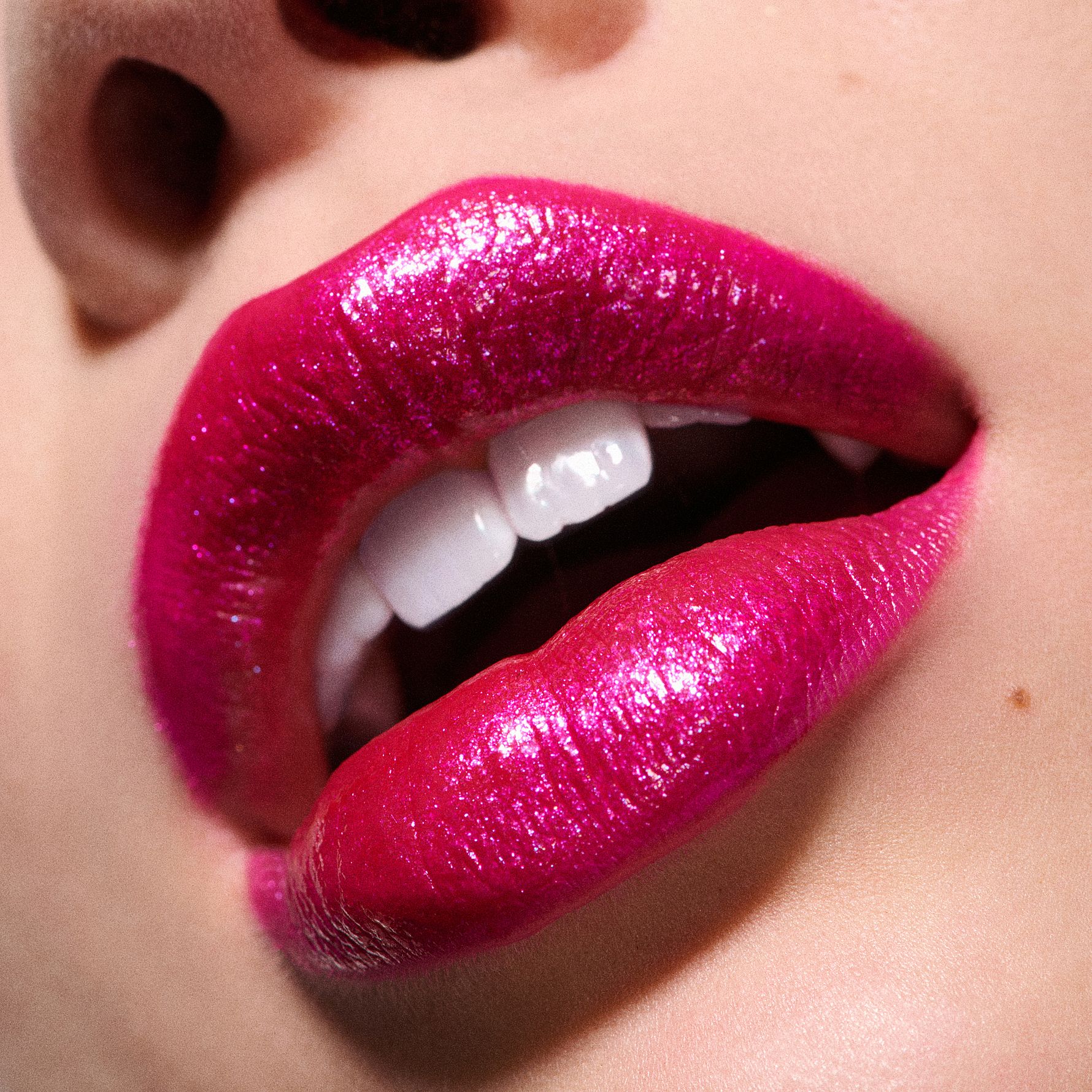 Osta MAC Dazzlelips Crayon Candy Yum Yummy - MAC - KICKS