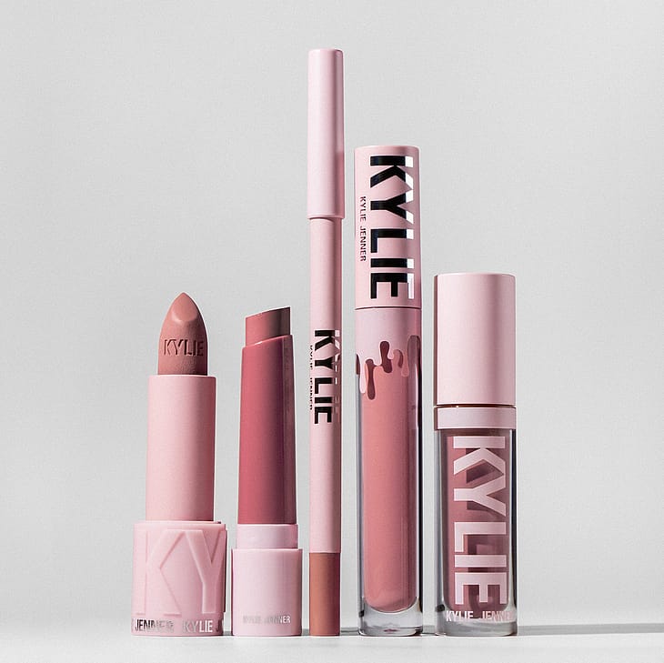 Köp Crème Lipstick 333 Not Sorry - Kylie Cosmetics - KICKS