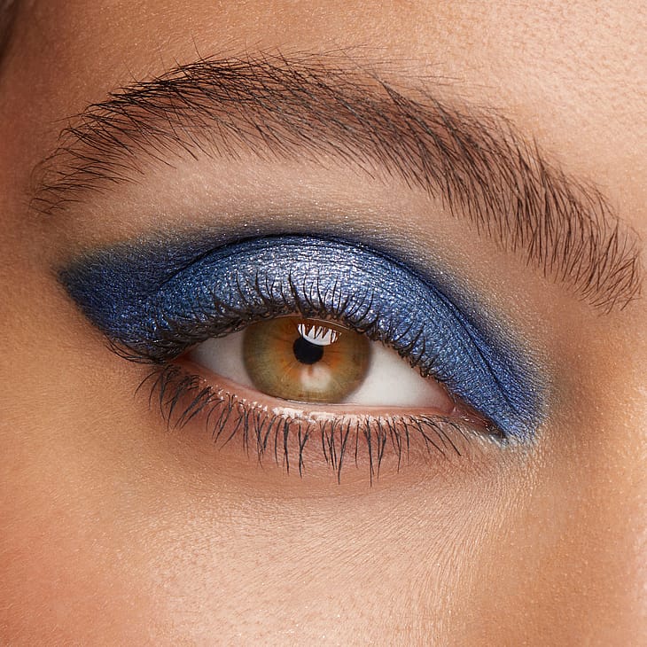 Køb Glamour Multi Finish Eyeshadow Palette 05 Blue Variations fra Kiko ...
