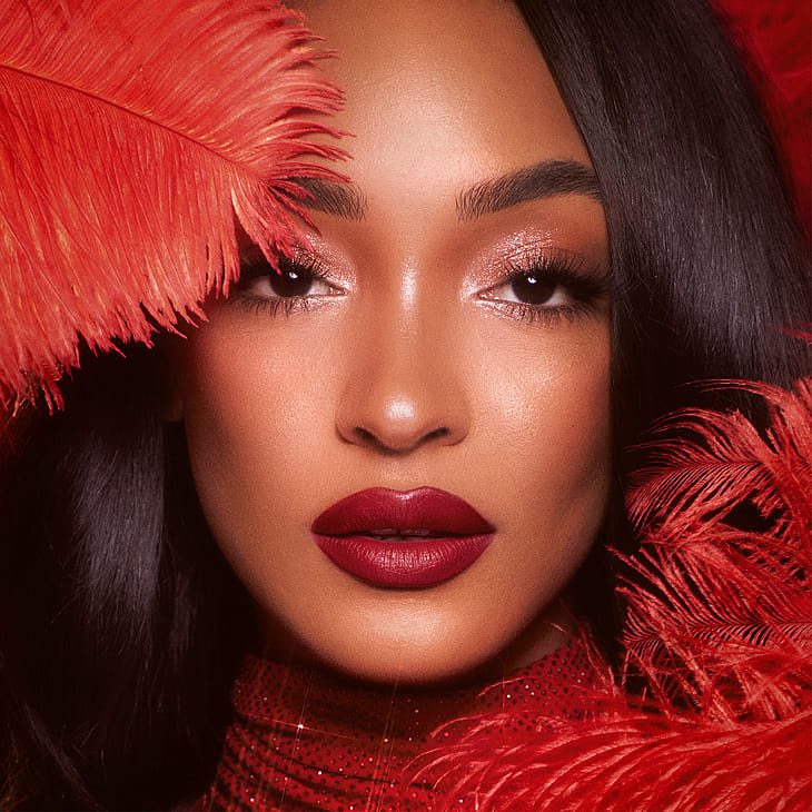 Köp Matte Revolution Cinematic Red - Charlotte Tilbury - KICKS