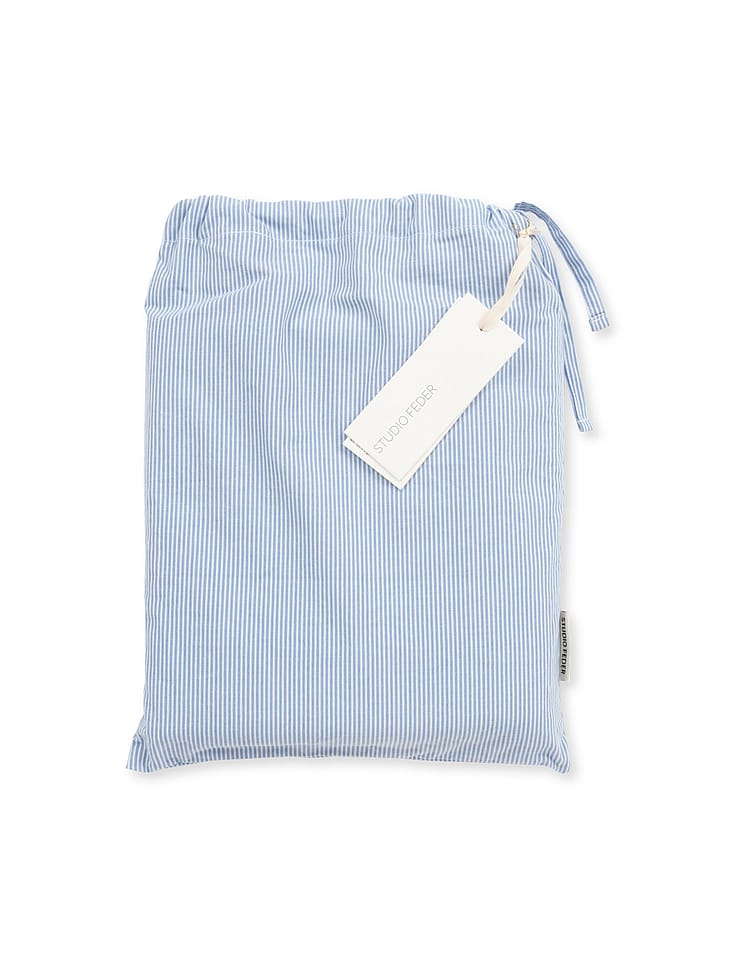 Køb Junior Sengetøj Milk Stripe 100 x 140 cm fra Studio Feder - Matas