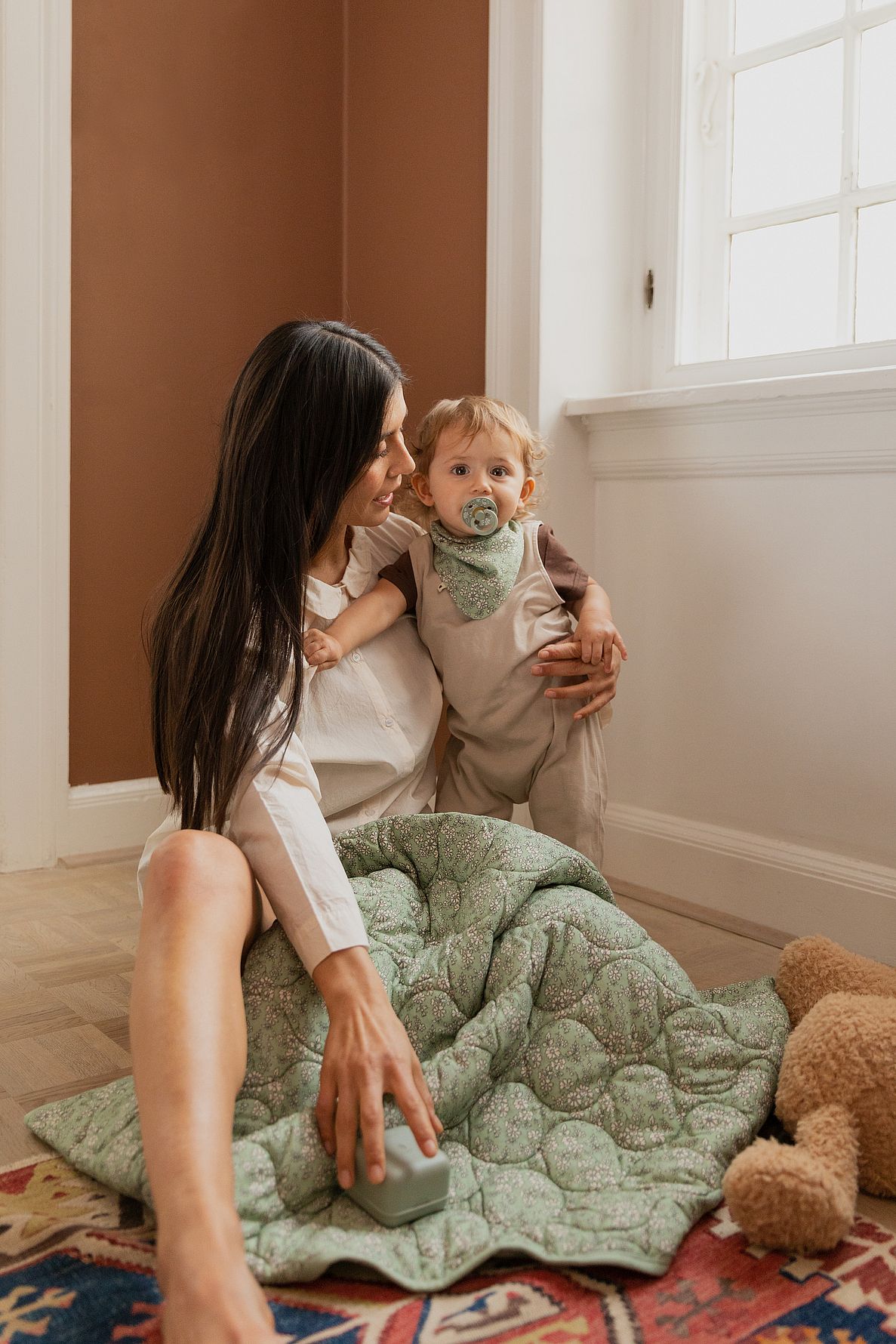 Køb BIBS x Liberty Quilted Blanket Eloise Sage 70 x 100 cm fra BIBS - Matas