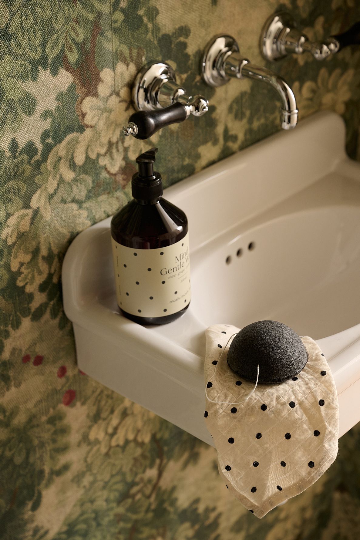 Køb Sponge Charcoal fra moshi moshi mind - Matas