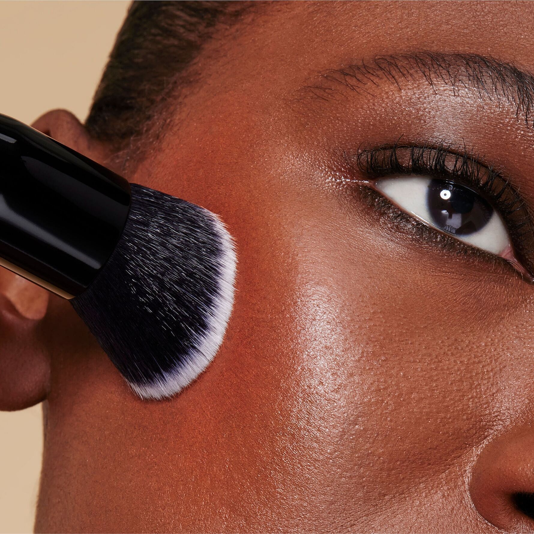 Køb Camo Liquid Blush Bronze Bombshell fra e.l.f. - Matas