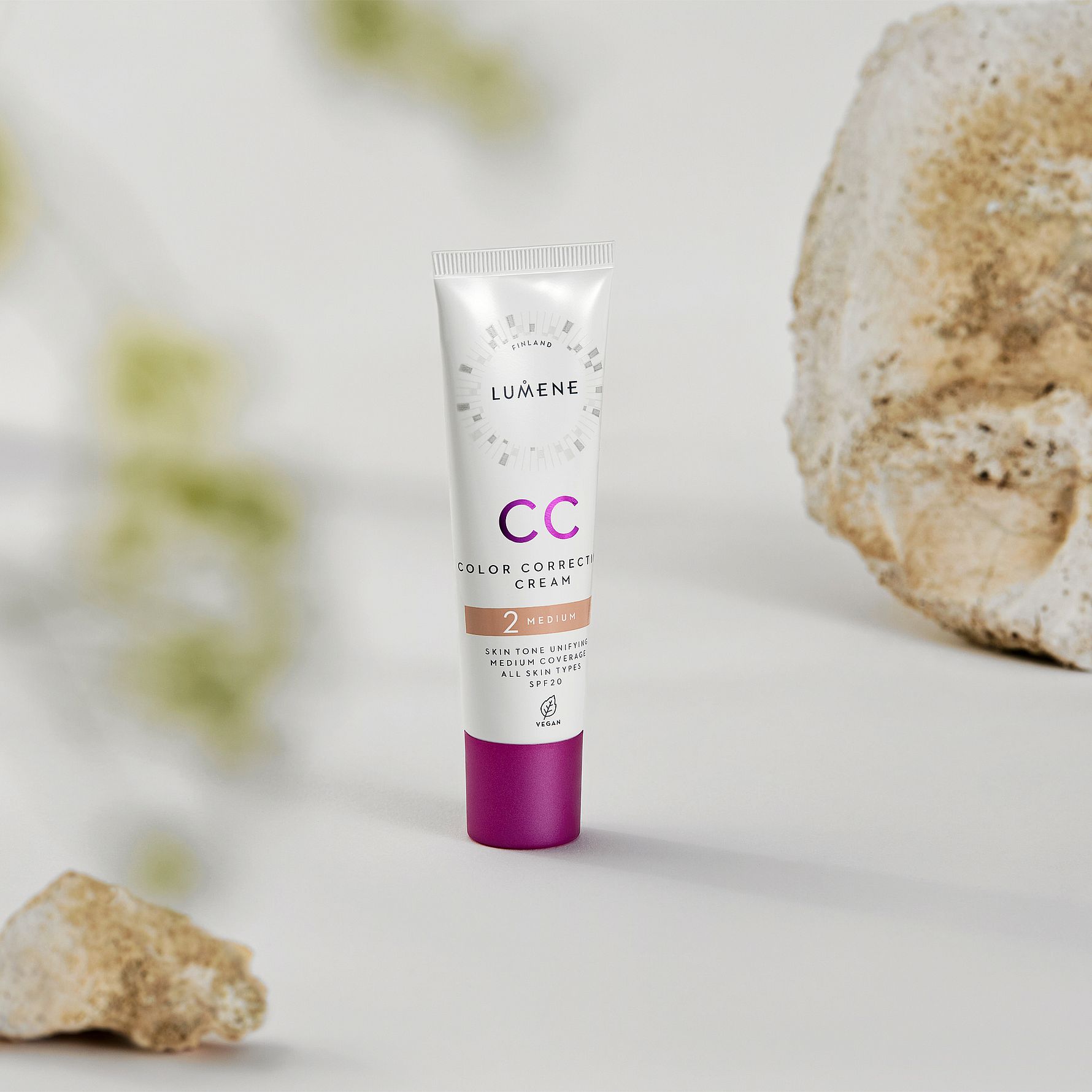 Køb CC Cream SPF 20 Ultra Light fra Lumene - Matas
