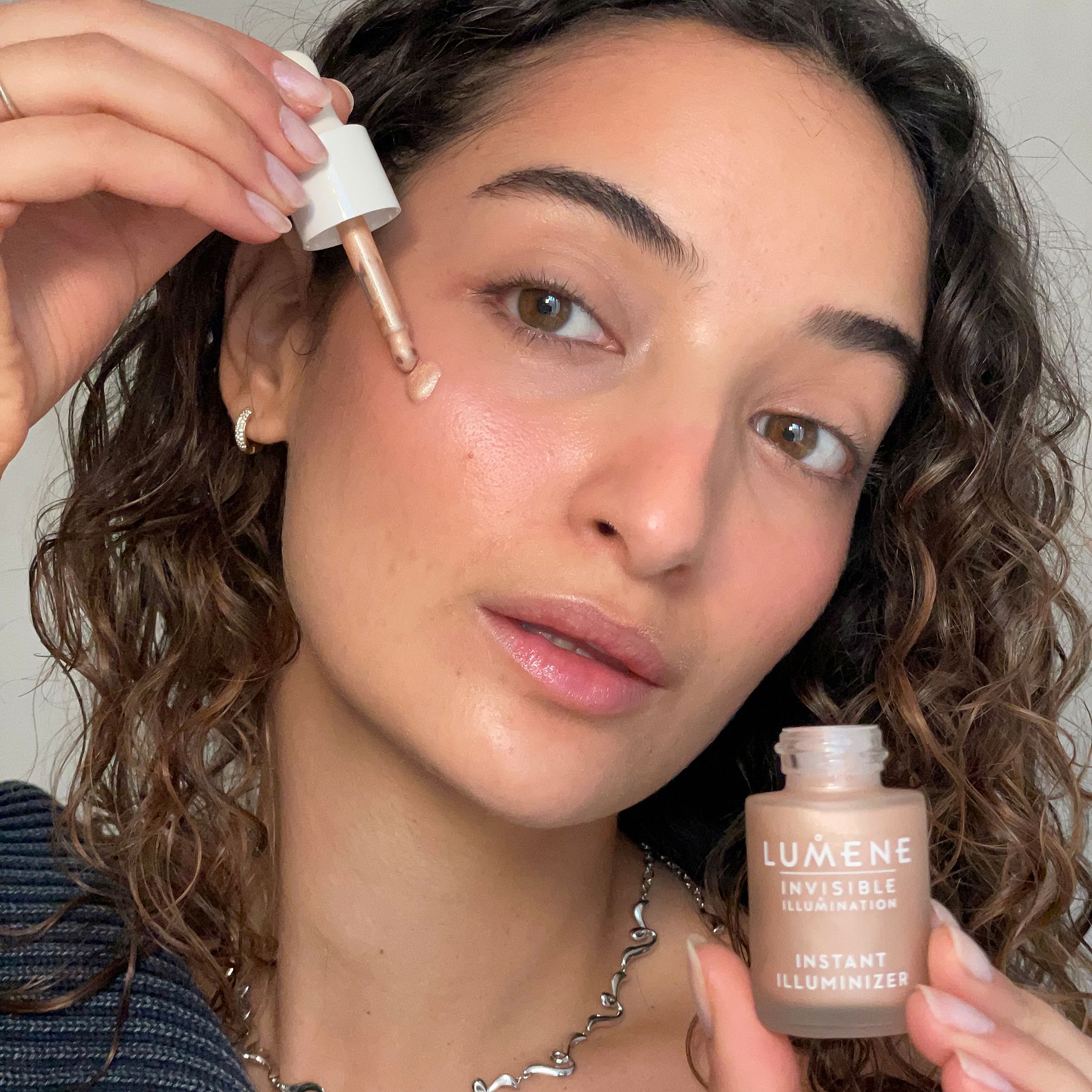 Køb Invisible Illumination Illuminizer Rosy Dawn fra Lumene - Matas