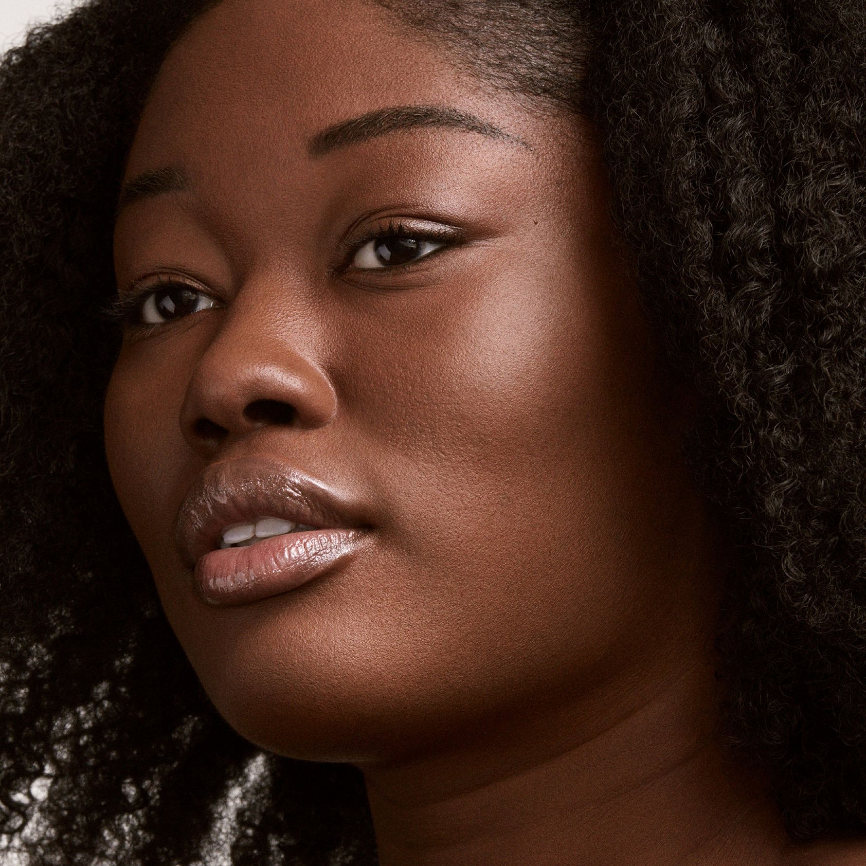 Køb Pro Filt'r Soft Matte Powder Foundation 430 fra Fenty Beauty - Matas